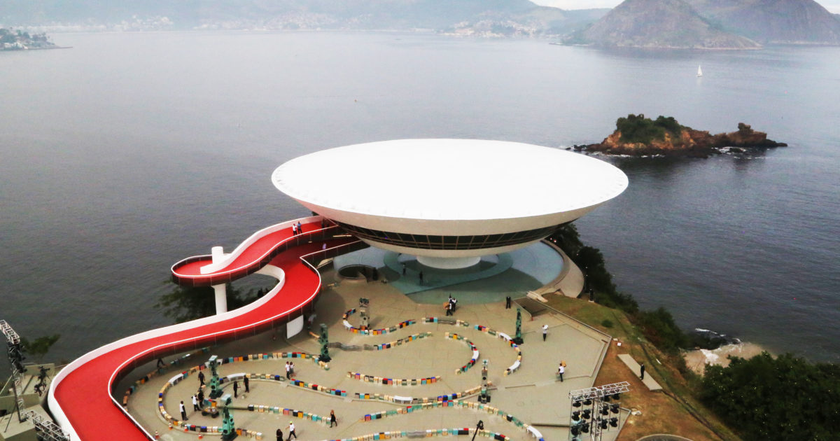 Louis Vuitton – CRUISE RIO | Es Devlin